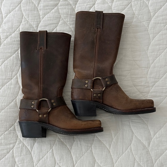 FRYE AND CO. | Shoes | Frye Harness 2r Boots | Poshmark
